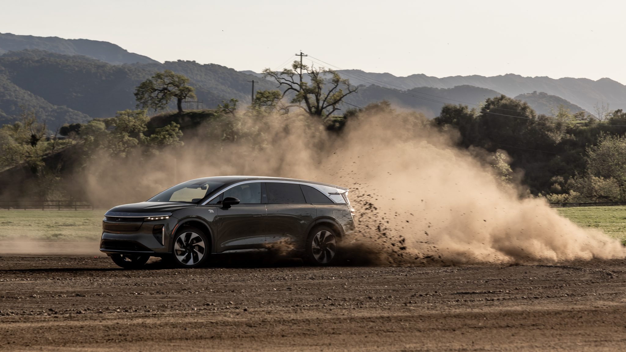 Lucid Gravity Lands in Canada: The Electric SUV That Redefines What’s ...